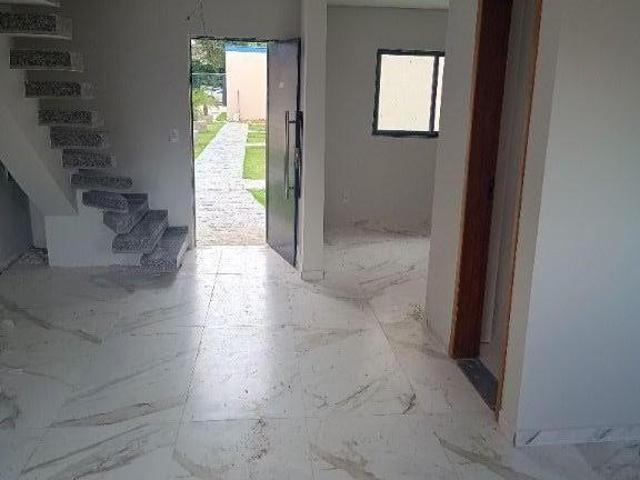 Casa aconchegante com 3 dormitórios sendo 1 suíte à venda, 100 m² por R$ 790.000 em Sousas