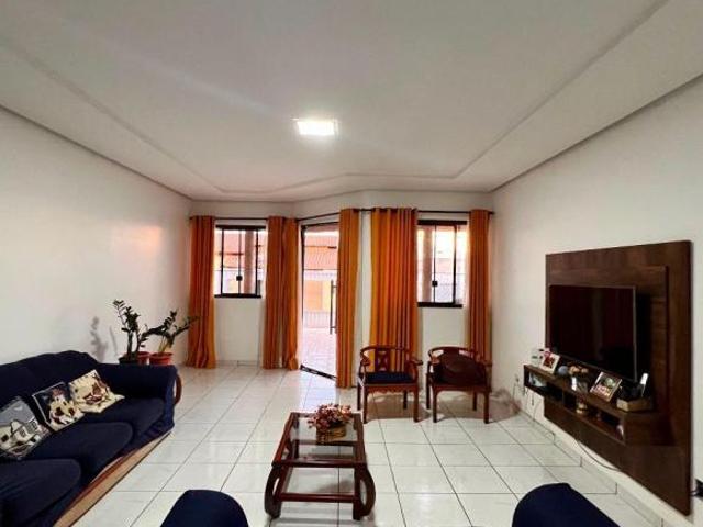 Casa Aconchegante com Área Verde | Vicente Pires DF | Suíte Master + 2 Semi Suítes