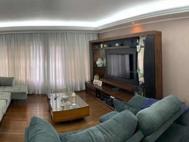 Casa Aconchegante em Bosque da Saúde com 300 m²!