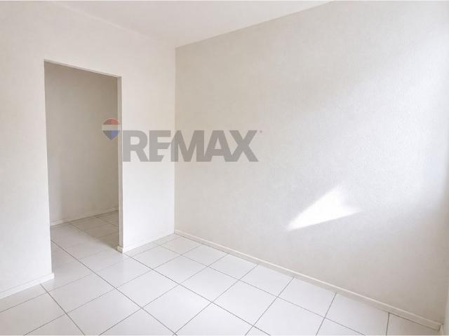 Casa aconchegante para locação em condomínio residencial!