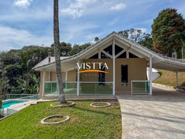 Casa Acolhedora com terreno amplo e Lazer completo