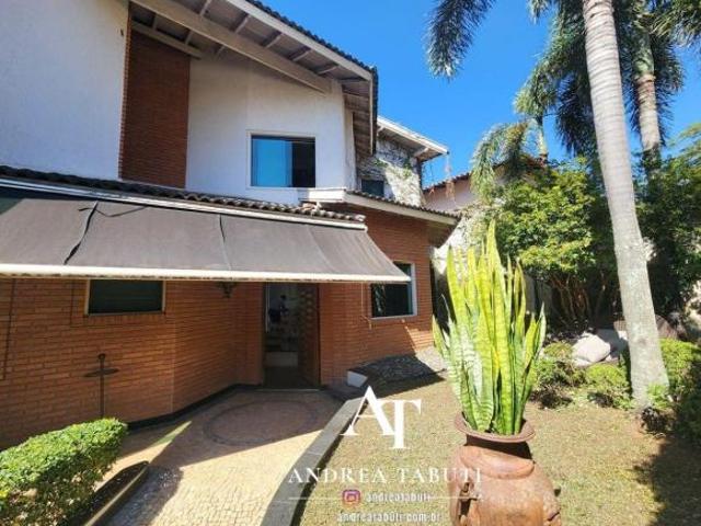 CASA ADALGISA 3 SUITES COM 7 VAGAS DE GARAGEM COM PISCINA
