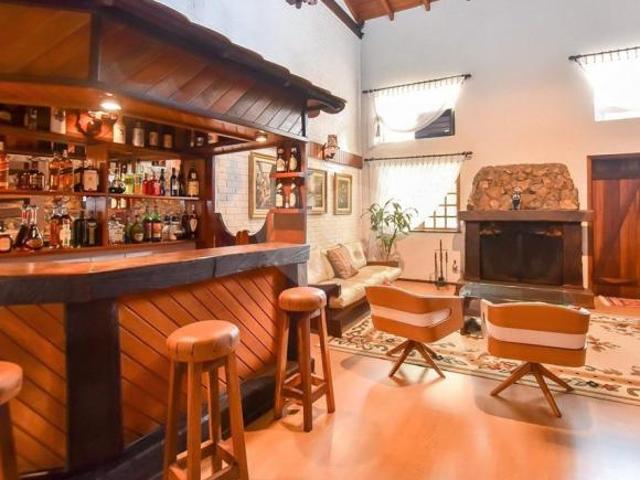 Casa Ahú 5 Dormitórios 3 suites 5 Vagas Placas Solares Cameras Alarme