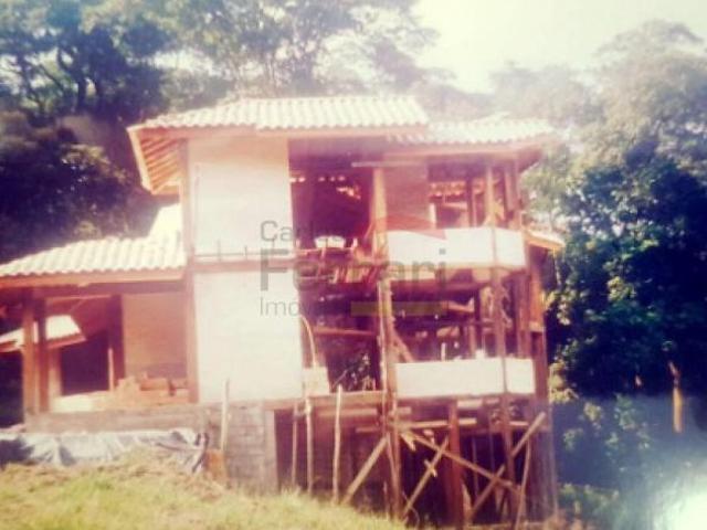 Casa Alpes da Cantareira, na Serra Falta finalizar a obra