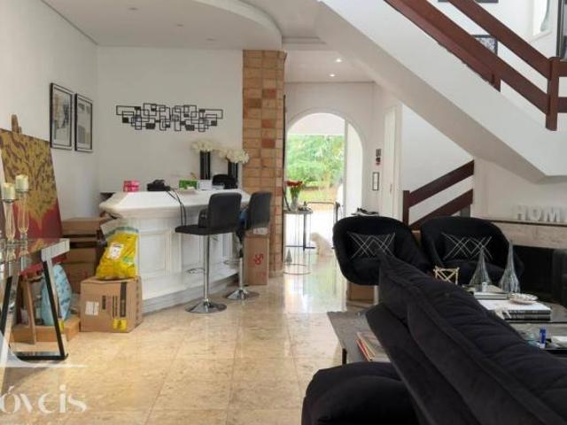 CASA ALPHAVILLE OPORTUNIDADE, 4 DORMTS, AR CONDICIONADO!