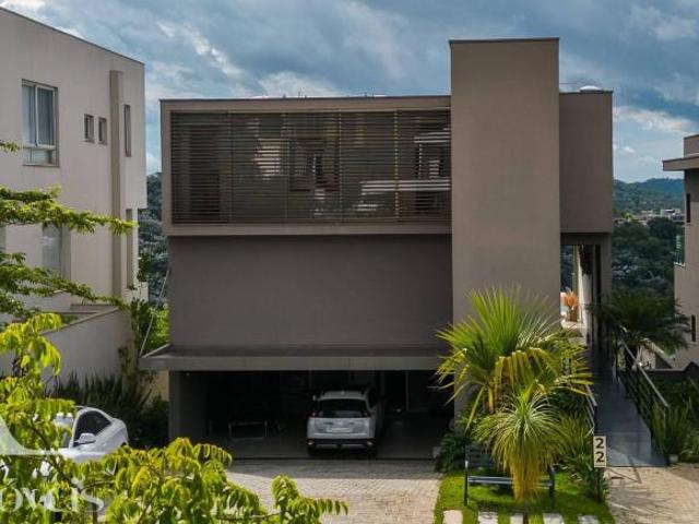 CASA ALPHAVILLE MODERNA, 4 SUÍTES, VISTA PERMANENTE, CONDOMÍNIO CLUBE