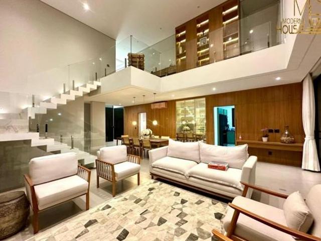 Casa de alto padrão a Venda e para Alugar em Alphaville Santana de Parnaíba SP
