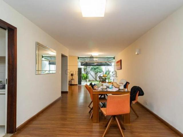 Casa Alto da Boa Vista 3 Dormitórios 200m²