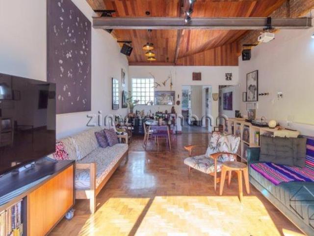 CASA ALTO DA LAPA 2 DORMITÓRIOS 1 VAGA