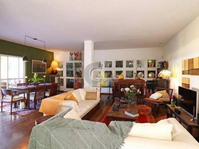 CASA ALTO DE PINEHIROS 3 DORMITÓRIOS 2 SUÍTES 4 VAGAS 450M²
