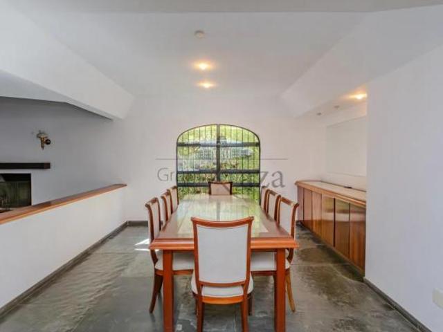 Casa Alto de Pinheiros 3 Suítes 368m²