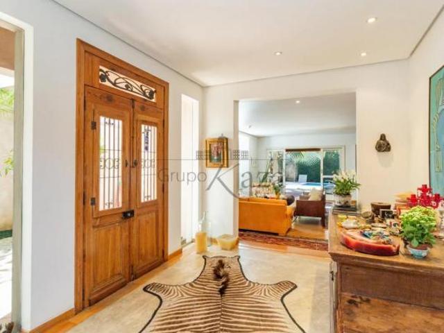 Casa Alto de Pinheiros 3 Suites 492m²