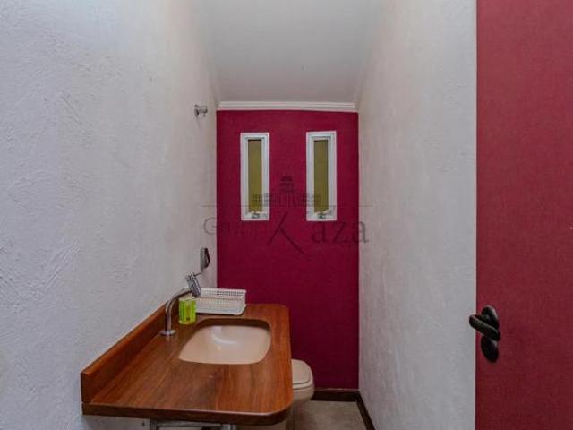 Casa Alto de Pinheiros 4 Dormitórios 357m²