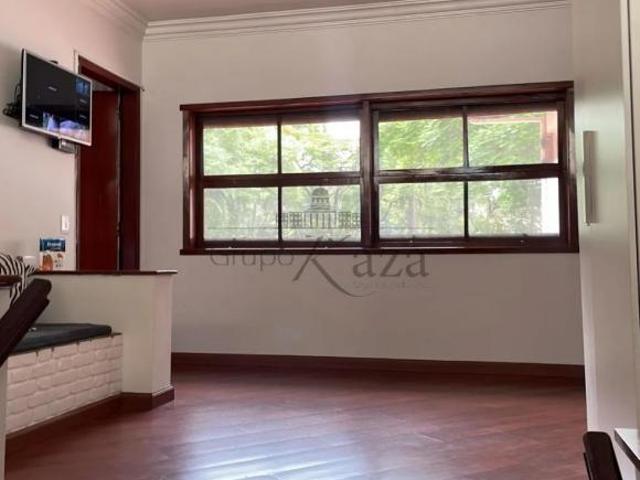 Casa Alto de Pinheiros 4 Dormitórios 460m²