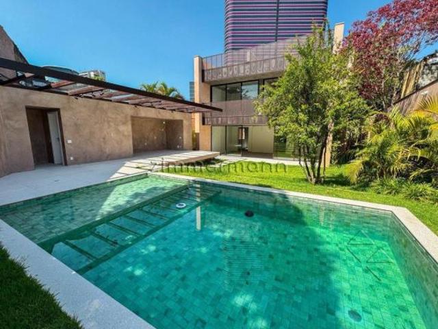 CASA ALTO DE PINHEIROS 4 DORMITÓRIOS 5 VAGAS