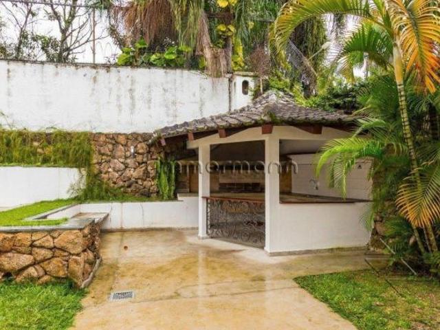 CASA ALTO DE PINHEIROS 4 DORMITÓRIOS