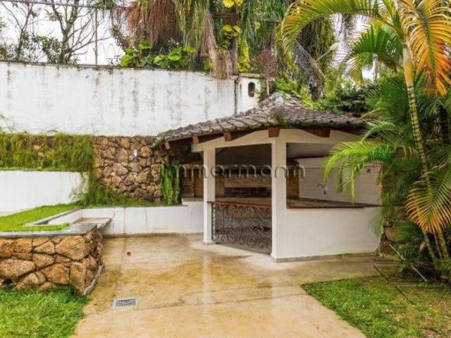 CASA ALTO DE PINHEIROS 4 DORMITÓRIOS