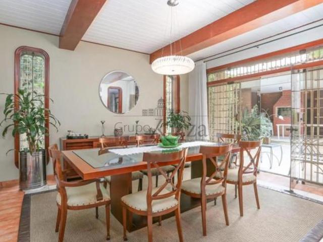 Casa Alto de Pinheiros 4 Dormitórios Sendo 4 Suítes 439m²