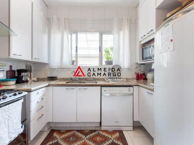 Casa Alto de Pinheiros 4 Dormitórios Piscina Quintal 420m²