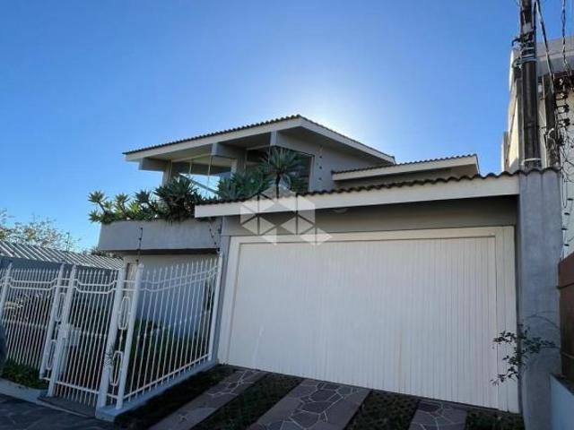 CASA ALTO PATRÃO COM 4 DORMITÓRIOS E 294M² DE ÁREA CONTRUIDA