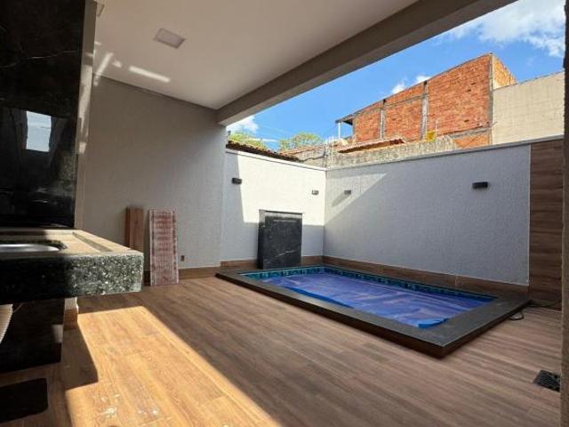 CASA ALTO PADÃO EM GOIANIA
