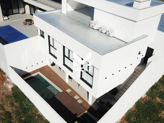 Casa Alto Padrão Mobiliada no Condomínio Blumengarten