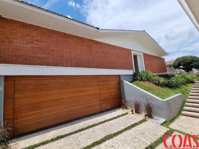 Casa Alto Padrão na Avenida Fernando Ferrari em Santa Maria