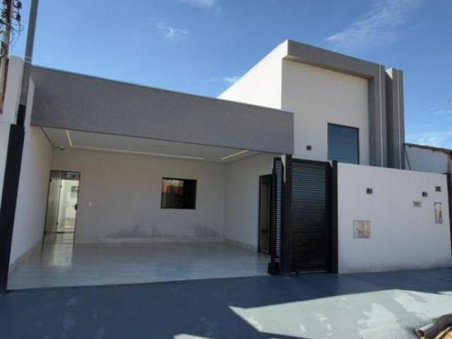 CASA ALTO PADRÃO NA QNL COM 3 SUITES SENDO UMA DELAS COM CLOSET POR 980.000 ACEITA FINANCIAMENTO
