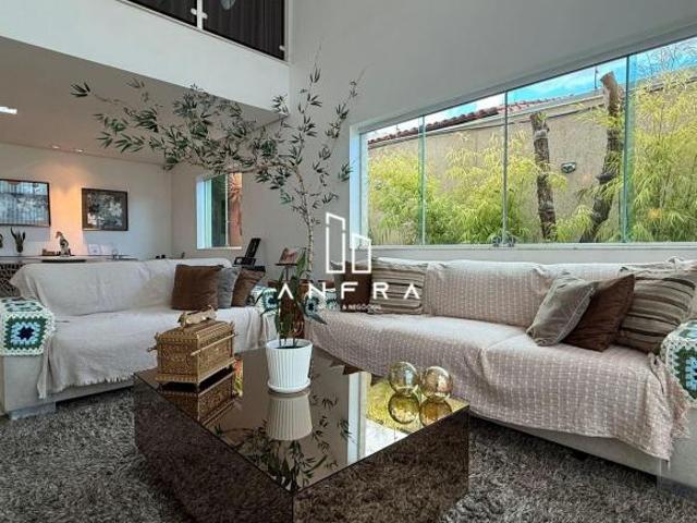 Casa alto padrão no bairro Tirol Barreiro