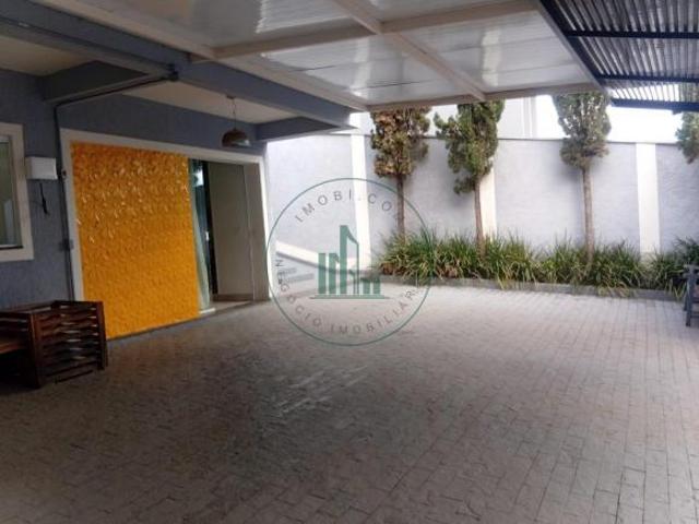 Casa alto padrão no centro Águas de São Pedro