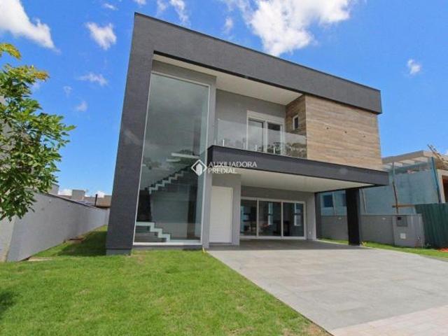 Casa alto padrão, no condomínio Alphaville em Porto Alegre
