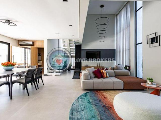 Casa Alto Padrão no Condomínio Aruã Brisas