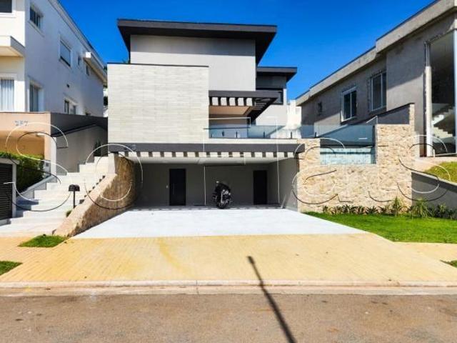Casa Alto Padrão no Condomínio Burle Marx com 4 Suítes e Piscina Infinita