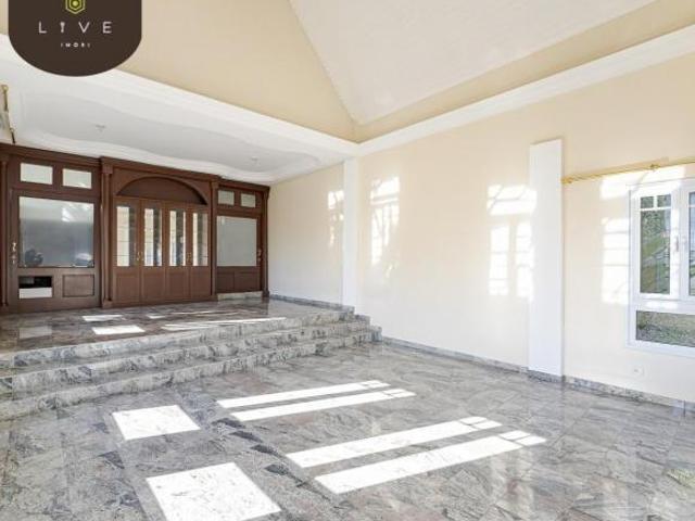 Casa alto padrão no Condomínio Filadélfia, 04 quartos, 02 suítes e 02 demisuíte, terreno amplo com p