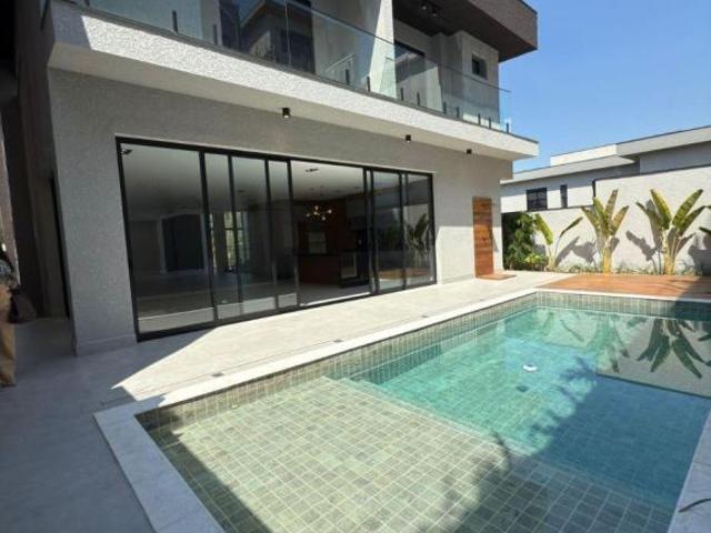 Casa alto padrão no condomínio Itahyê