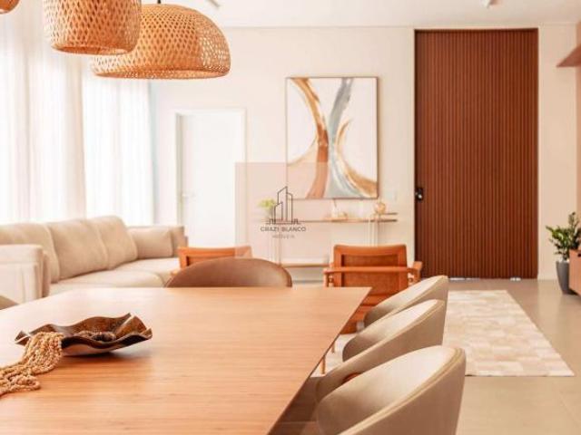 Casa alto padrão no Condomínio Residencial Jequitibá, porteira fechada!