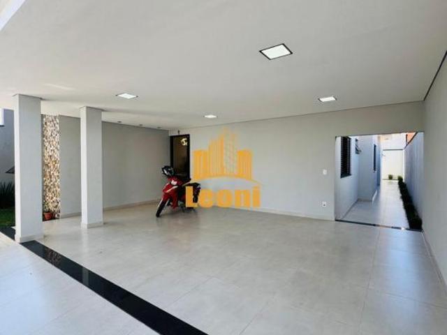 Casa alto padrão no Recanto do Lago, 3 quartos com 1 suíte e muito luxo
