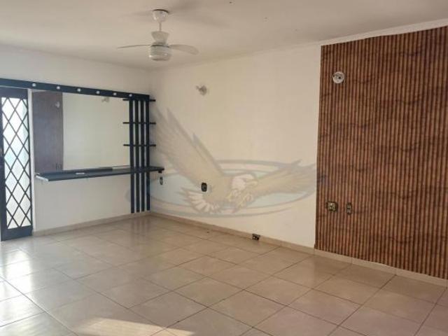 CASA Alto padrão a 2 minutos do Centro!