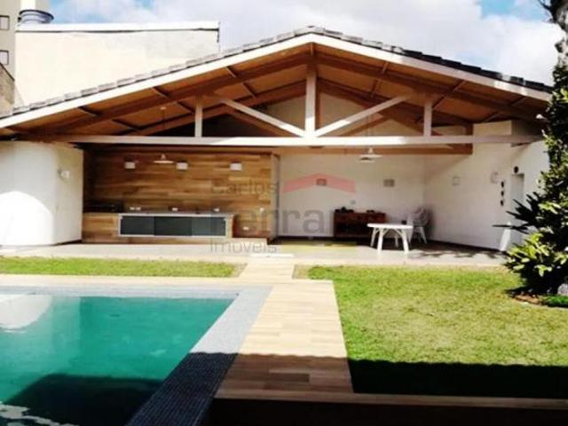 CASA ALTO PADRÃO A VENDA