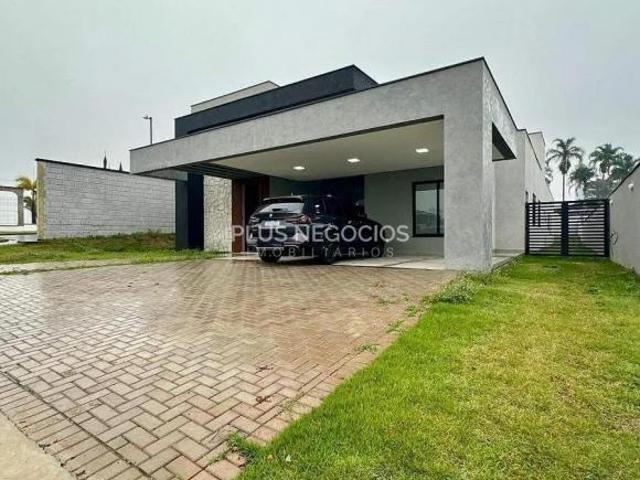 Casa Alto Padrão à Venda 4 Suítes 4 Vagas de Garagem Cond. Saint Patrick 350m² Fácil Acesso à R