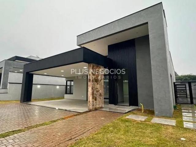 Casa Alto Padrão à Venda 4 Suítes Quintal Piscina 4 Vagas de Garagem Cond. Saint Patrick 400m²