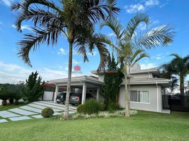 Casa alto padrão à venda completamente mobiliada e equipada no Condomínio Terras de Santa Tereza