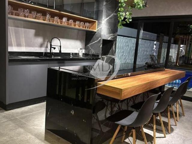 Casa alto padrão à venda Boituva, total 420 m², 3 quartos, 3 suites, sala pé direito duplo, 4 vagas