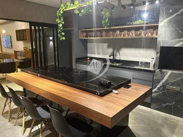 Casa alto padrão à venda Boituva, total 420 m², 3 quartos, 3 suites, sala pé direito duplo, 4 vagas