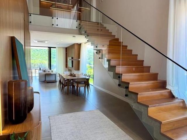 Casa Alto Padrão à Venda, Dentro do Condomínio Aruã Brisas