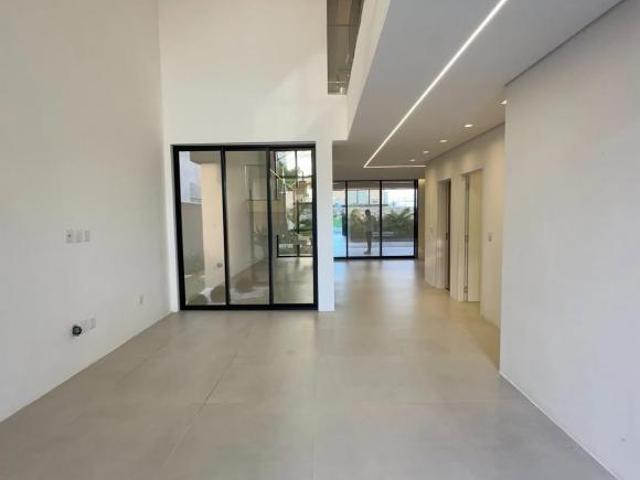 Casa Alto Padrão à Venda, Dentro do Condomínio Aruã Brisas
