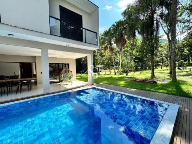 CASA ALTO PADRÃO À VENDA EM CONDOMÍNIO LAGOINHA EM UBATUBA/SP