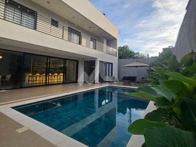 Casa alto padrão a venda, localizada no Centro, Toledo PR