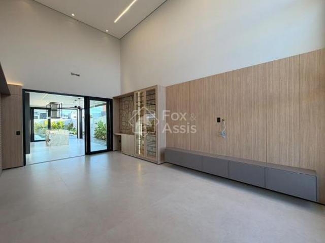 Casa Alto Padrão à Venda no Condomínio Firenze