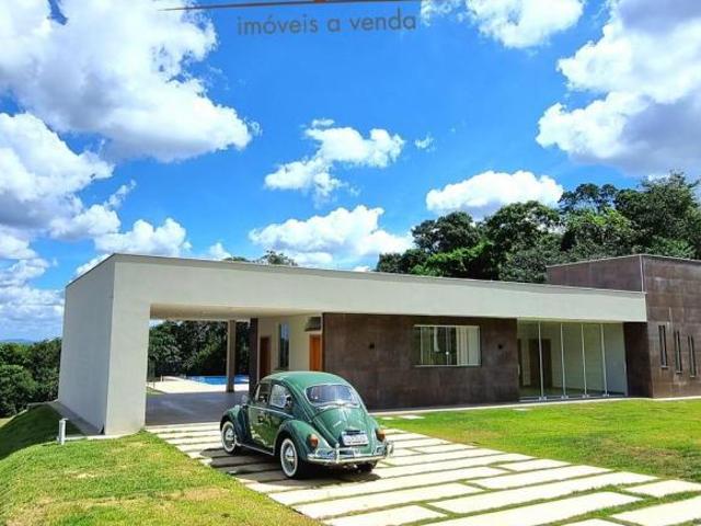 Casa alto padrão à venda no Condomínio Nossa Fazenda em Esmeraldas MG